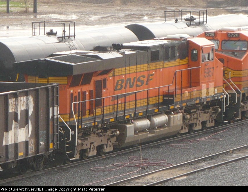 BNSF 5957